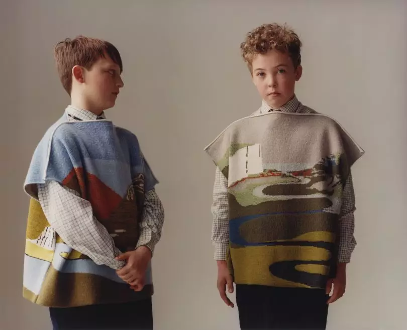 Wakefield Kids. Fotografering Jamie Hawkesworth, med tillatelse fra JW Anderson.