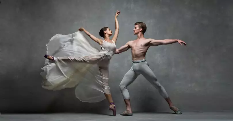 The Art of Movement: Asemrowende foto's van ongelooflike dansers in beweging 7116_1