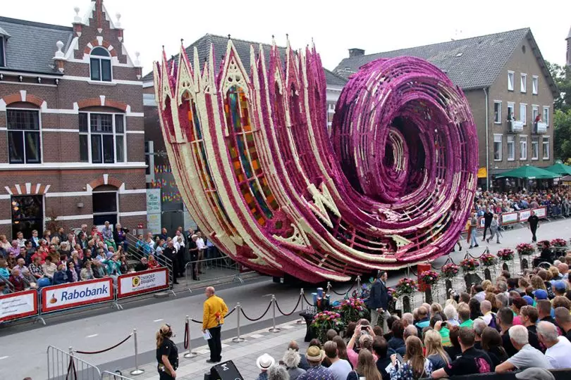 Nederlânske parade markearret alle dingen gefaarlik mei gigantyske floaten makke fan blommen 7163_5