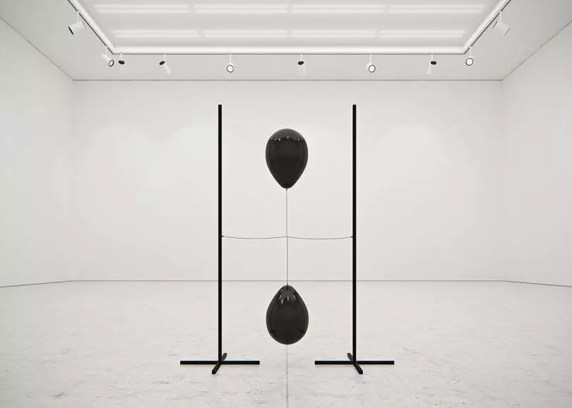 Globos negros: la curiosa sencillez de las esculturas temporales llenas de aire 7239_4