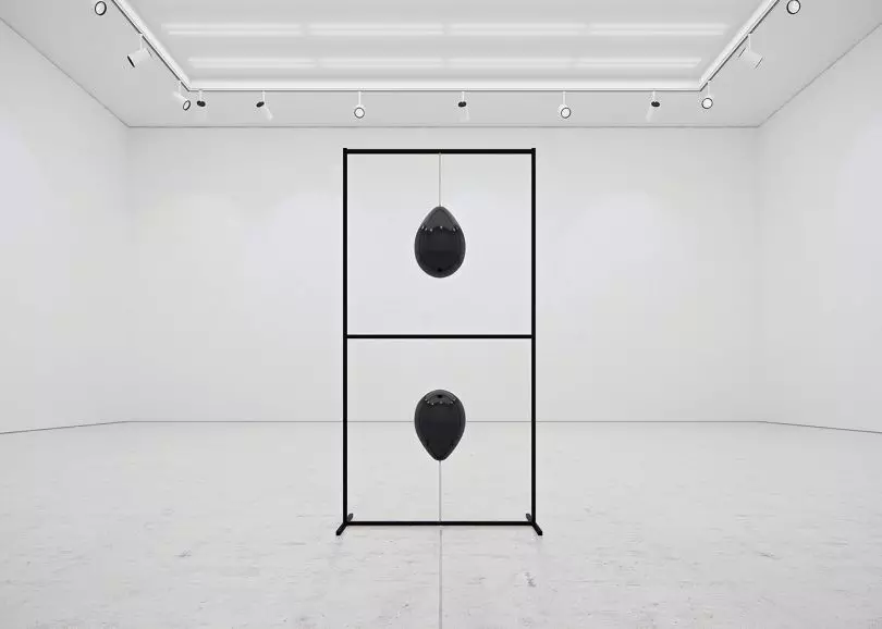 Černé balónky: Podivuhodná jednoduchost dočasných vzduchem naplněných soch 7239_5