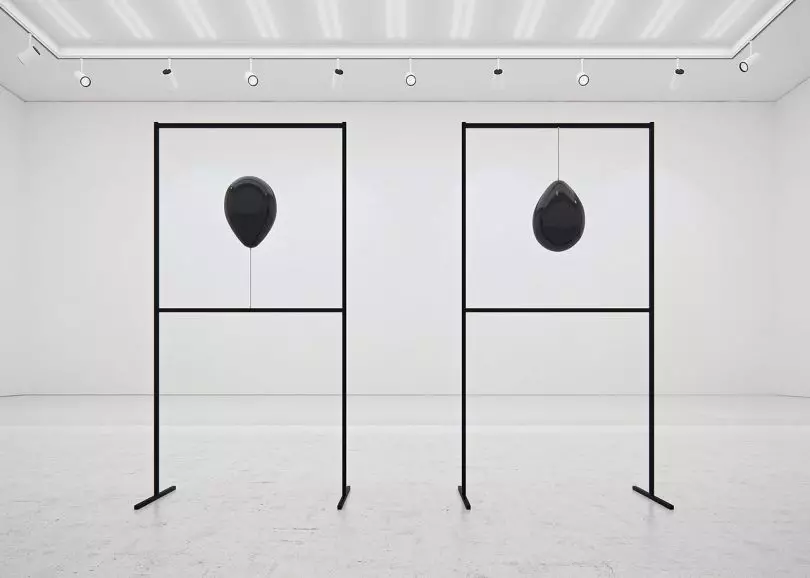 Черни балони: Любопитната простота на временните изпълнени с въздух скулптури 7239_7