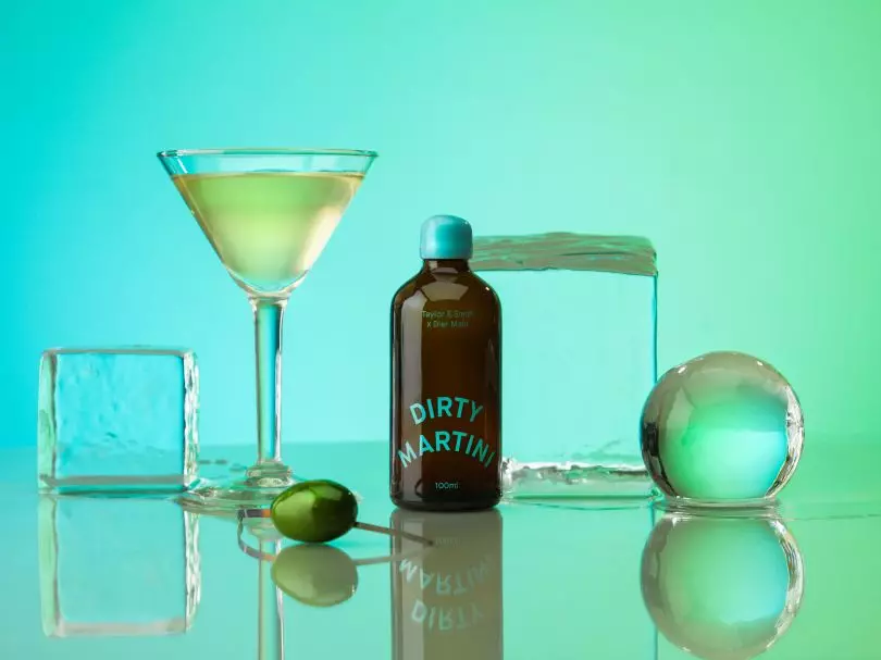 Taylor & Smith Dirty Martini: brandio, pecynnu, cyfeiriad celf ac ymgyrch lansio ar gyfer dewis coctels potel Taylor & Smith | Cyfeiriad a Dylunio: Megan Perkins | Llun: Jesse Hunniford