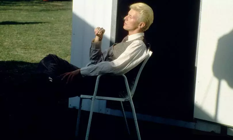 Še nikoli videne slike Davida Bowieja od treh ikoničnih britanskih fotografov 7295_3
