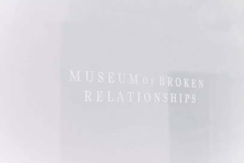 The Museum of Broken Relationships: Branding-project voor LA's vreemdste nieuwe museum 7408_17