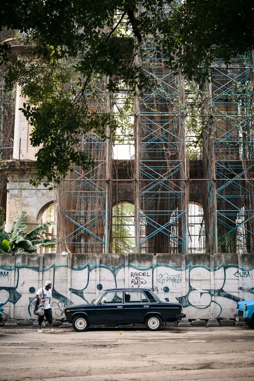 Cuba đích thực: Nhiếp ảnh gia Charlie Clift ghi lại thực tế đáng ngạc nhiên của Cuba 7469_14
