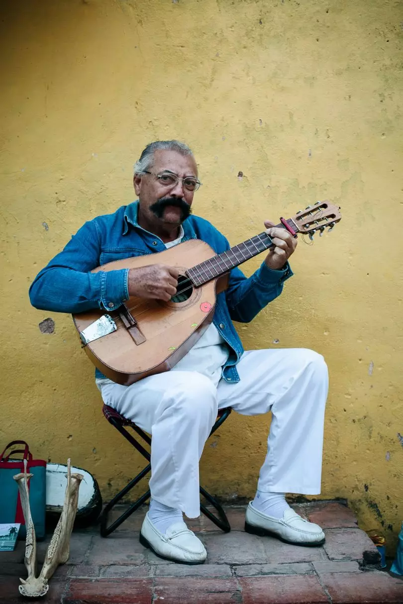 کوبا معتبر: عکاس چارلی کلیفت واقعیت شگفت انگیز کوبا را مستند می کند 7469_8