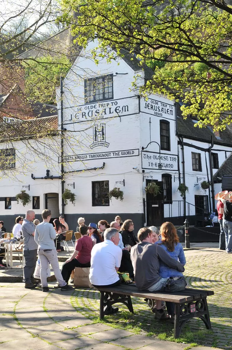 Det äldsta värdshuset i England. Bildkredit: Lucian Milasan / Shutterstock.com