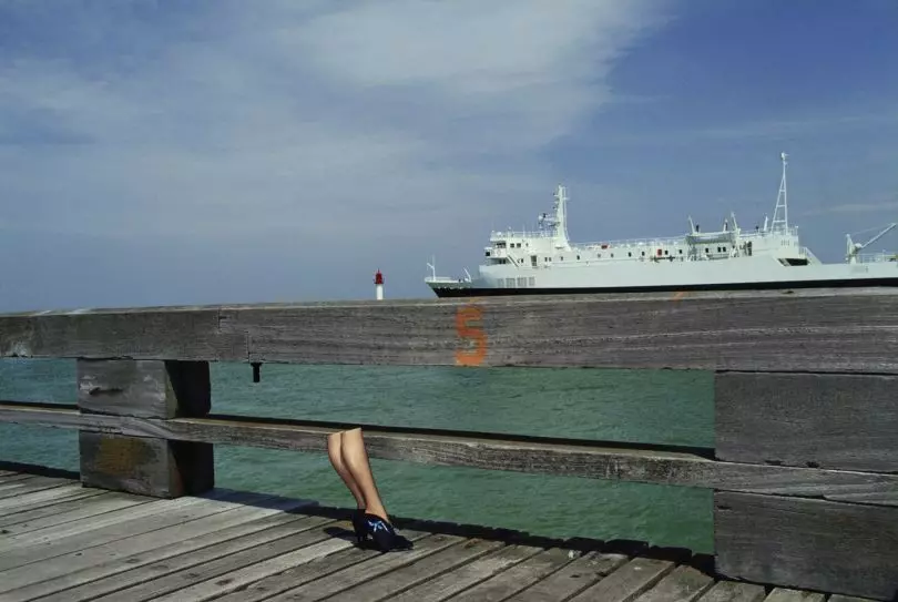 Walking Legs de Guy Bourdin passeja per la Michael Hoppen Gallery 7876_5