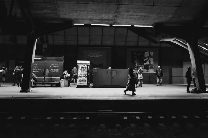 At the Tracks: Fotograf dokumentéiert d'Liewen am ëffentlechen Transport an der Schwäiz 8165_9