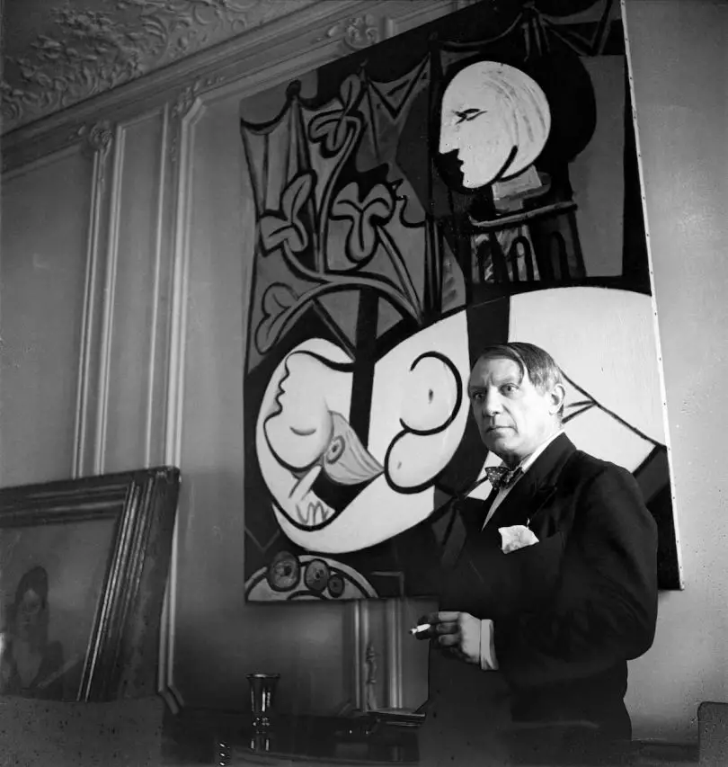 Cecil Beaton Pablo Picasso, rue La Boétie, 1933, Parîs (c) Arşîva Cecil Beaton Studio li Sotheby's