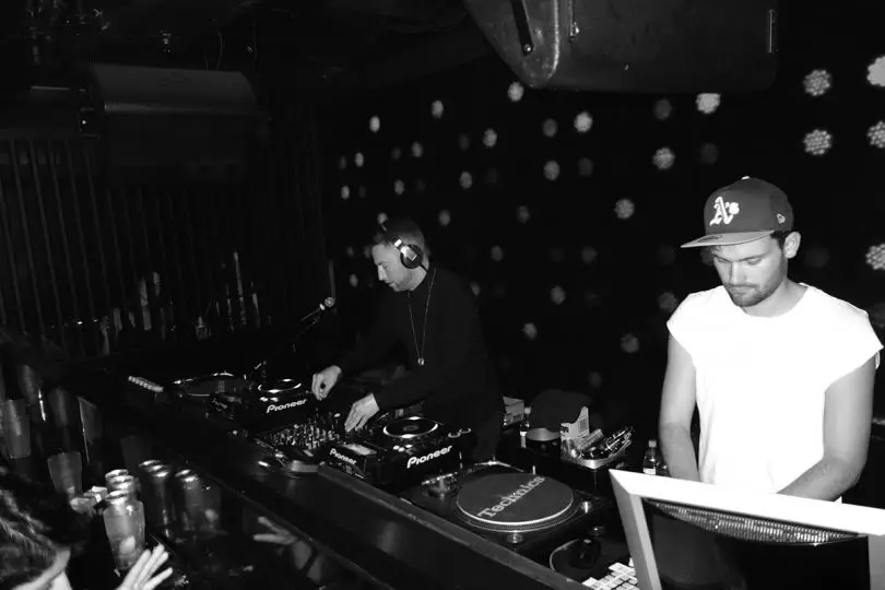 Dinamo Azari DJ Set of Azari and III, Week End Club, เบอร์ลิน/เยอรมนี, 2014 © Ed Broner