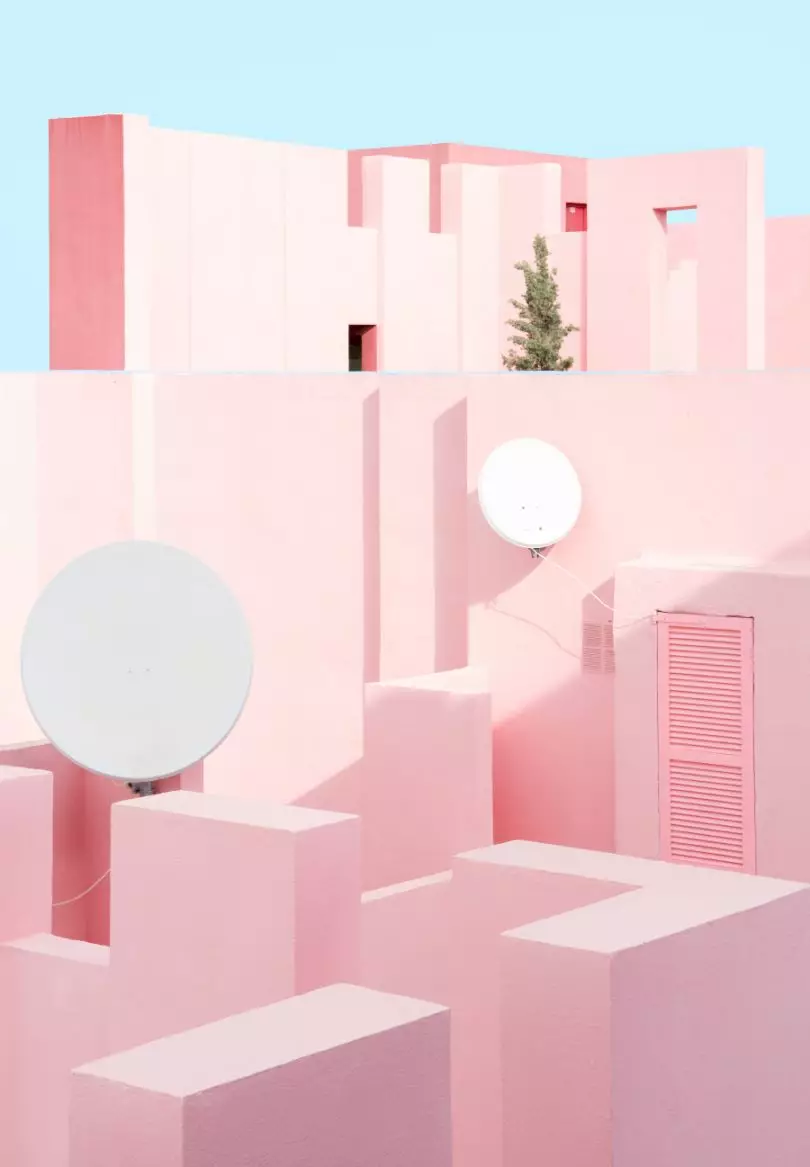 Candyland: Nick Frank rockt de casbah met zoete minimalistische beelden van The Red Wall 8340_10