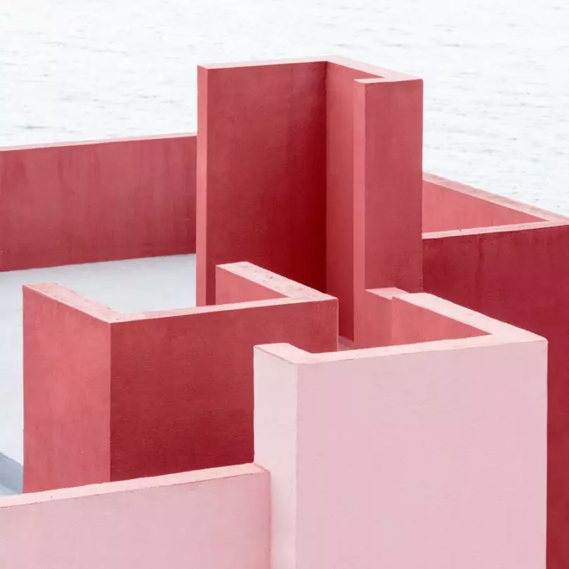 Candyland: Nick Frank rockt de casbah met zoete minimalistische beelden van The Red Wall 8340_16