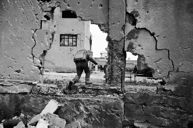 Louder Than Bombs: Teenage-fotograaf dokumintearret de oarloch yn Syrië mei macht 8362_11