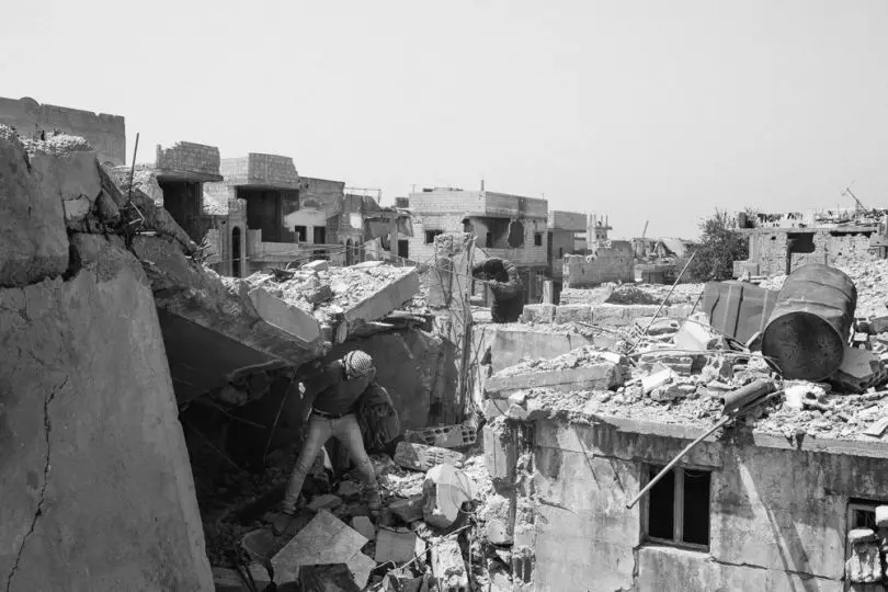 Louder Than Bombs: Teenage-fotograaf dokumintearret de oarloch yn Syrië mei macht 8362_19