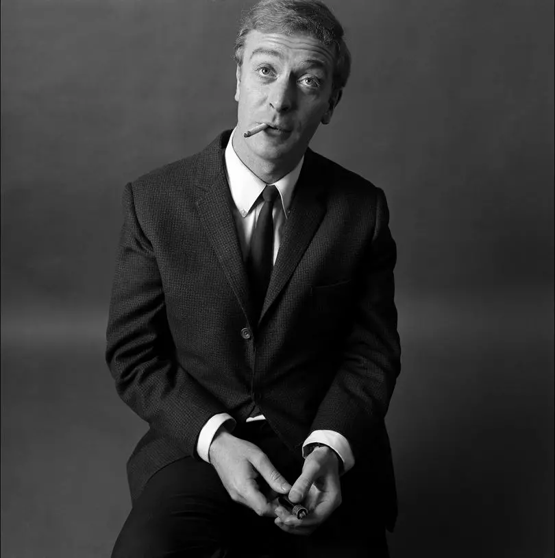 Michael Caine Smoking, 1964. Fotografija Duffy © Duffyjev arhiv