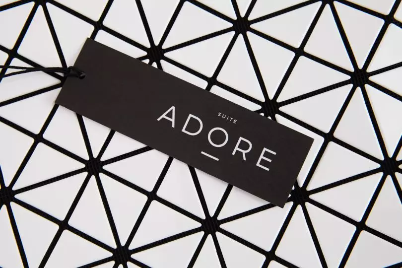 Blok hinget in oare geweldige merkidentiteit op, dizze kear foar lúkse retailer Suite Adore 8610_2