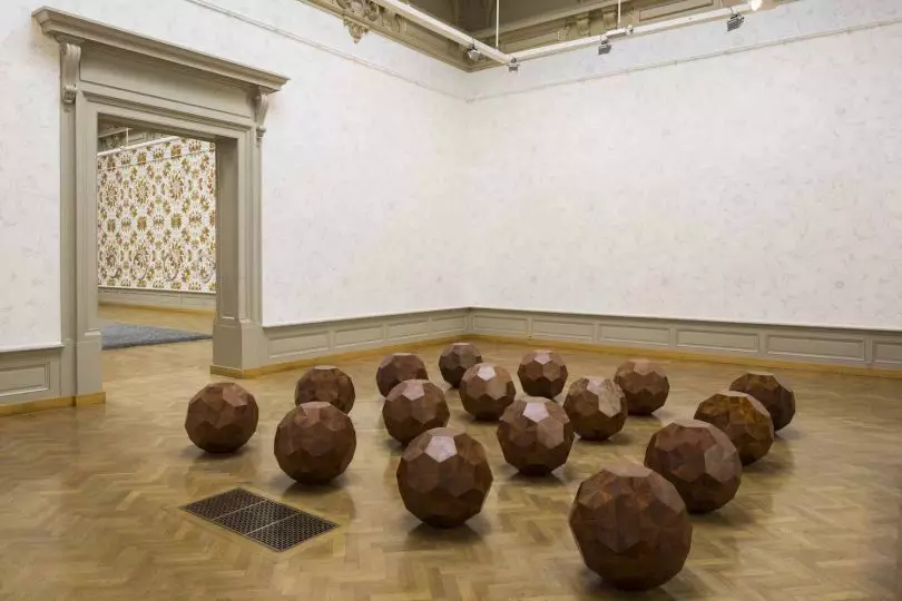 İsimsiz, 2012, huali ağacı, 20 element, her biri 68 × 67,5 × 63 cm © Studio Ai Weiwei