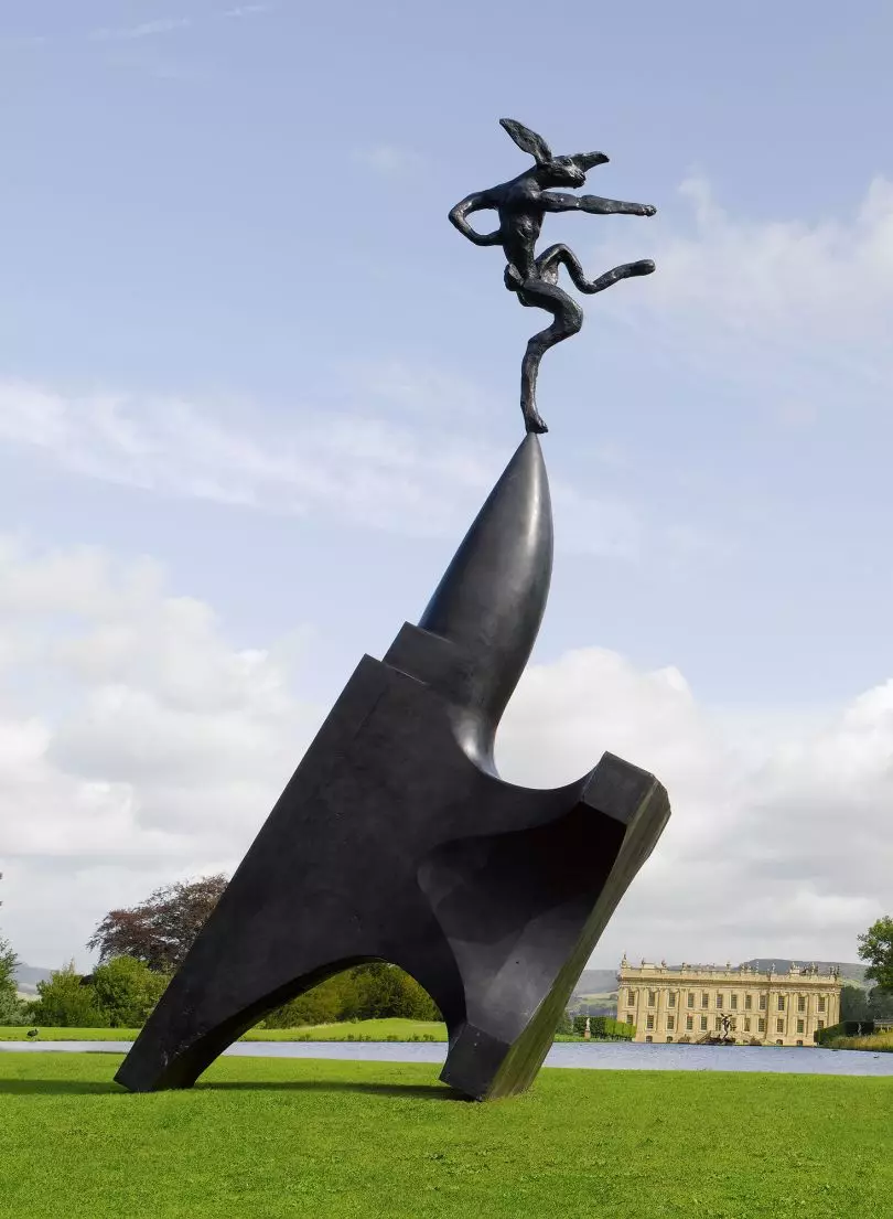 Barry Flanagan – Large Nijinski on Anvil Point، 2001. با احترام: Waddington Custot