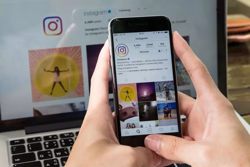 85 nan pi bon kont Instagram pou moun ki renmen tipografi