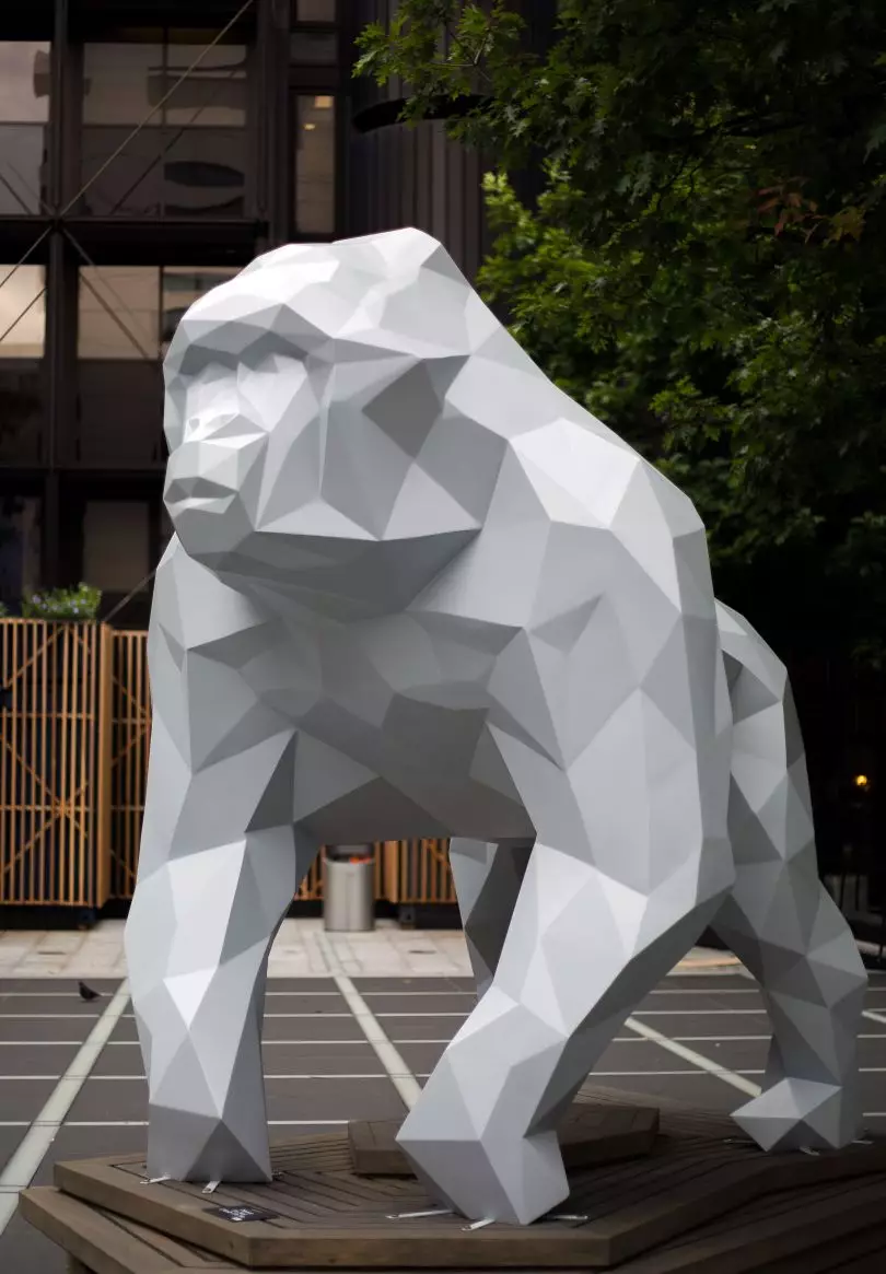 Gus den gigantiske gorilla dukker op ved Broadgate som en del af Wild Life-udstillingen 8743_3