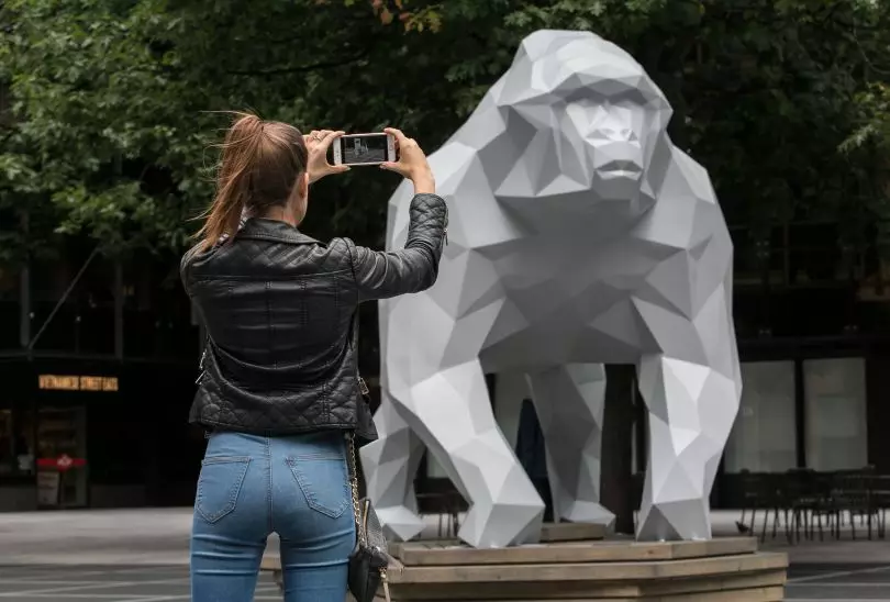 Gus il gorilla gigante compare a Broadgate come parte della mostra Wild Life 8743_5