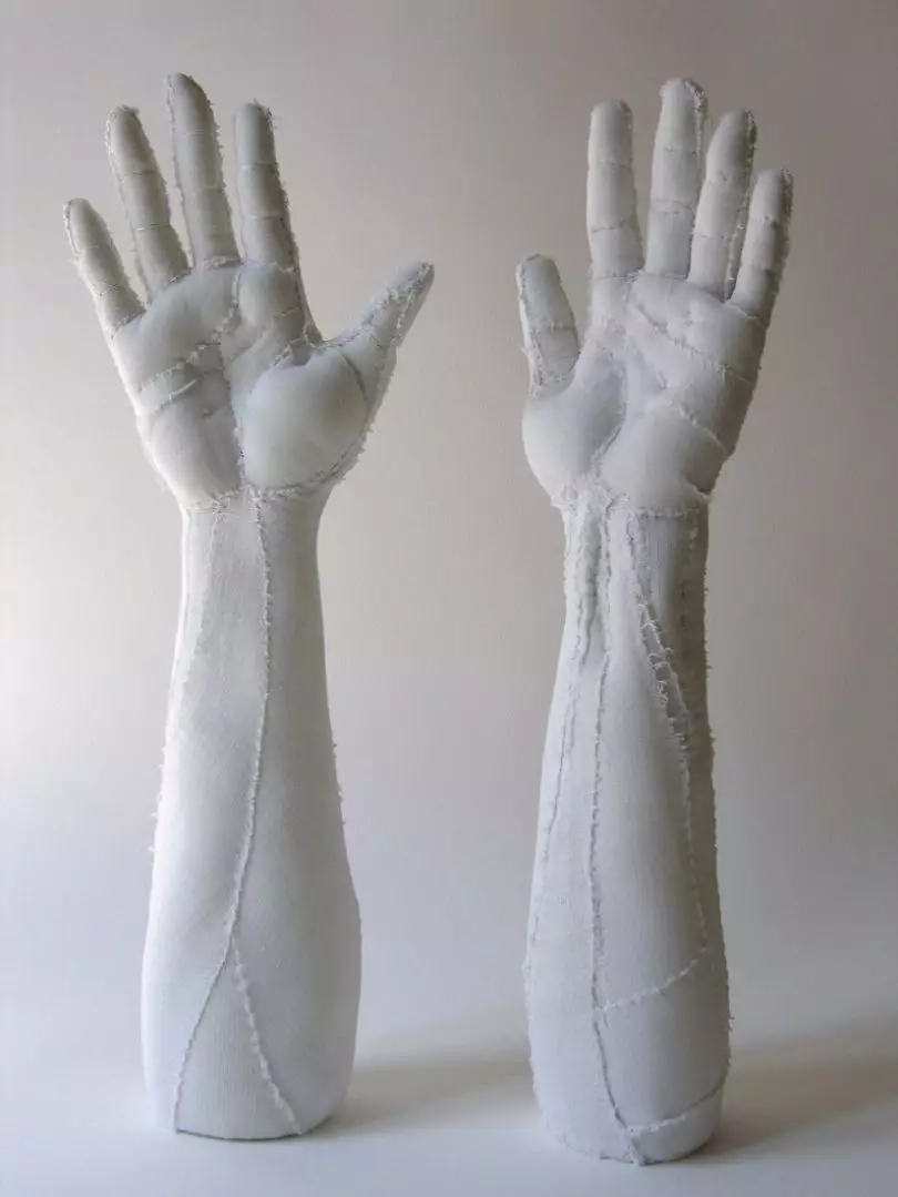 Mjuka skulpturer av den mänskliga anatomin gjorda av gamla lakan av Karine Jollet 8746_6
