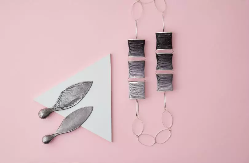 Sycamore Knife by Leszek Sikon, Optical Illusion Necklace by Dominika Kupcova. Photography by Yeshen Venema