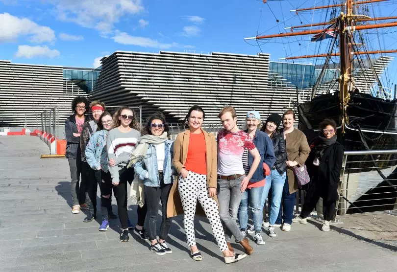 Colectivo de jóvenes de V&A Dundee. Fotografía por Julie Howden