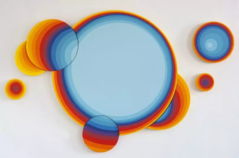 Jan Kaláb artista kondairazkoaren kolore eta forma geometrikoko geruza zirkularreko eskulturak 8903_2