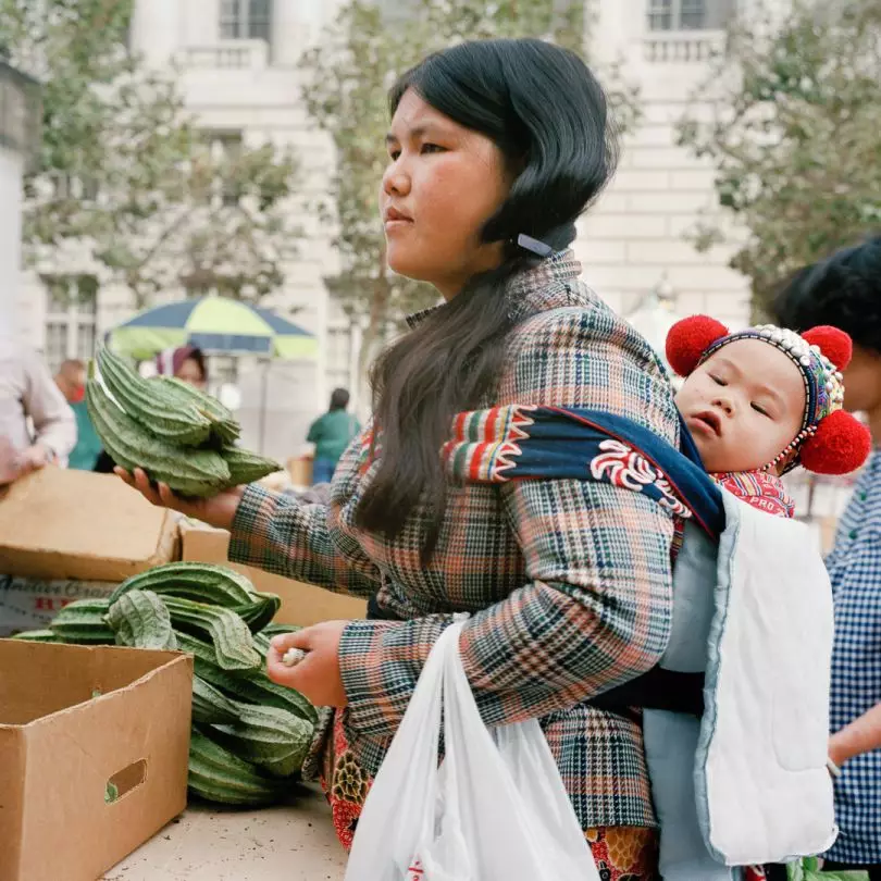 Beebi Laose mütsiga, 1983 © Janet Delaney