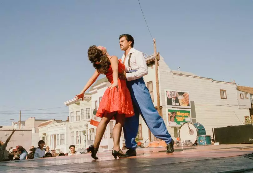 Tancerze na scenie, 1984 © Janet Delaney