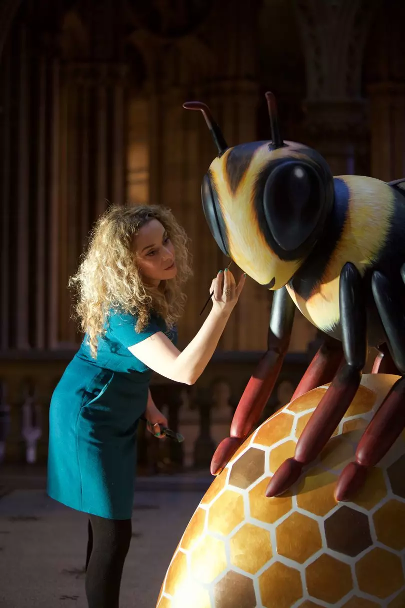 Bee in the City: Manchester saksonta ulkan asalari haykallarini kutib olishga tayyor 8928_1