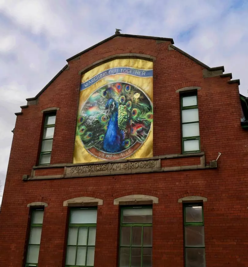 Cbloxx peacock mural fa'amanatu le LGBTQ+ fa'atasi ile Leeds United Football Club 89_1