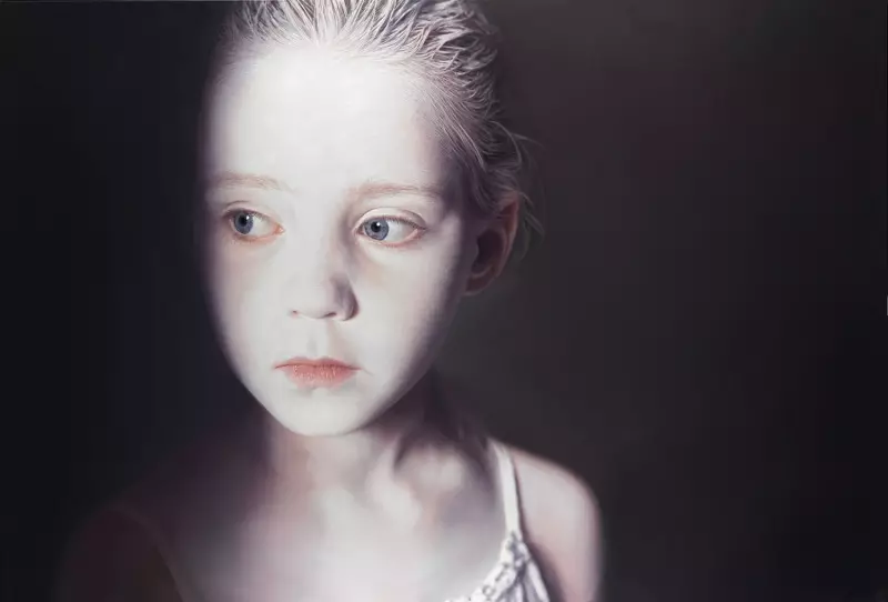 Gottfried Helnwein maalib maailma kadunud süütuse, et tõsta esile võtmeprobleeme