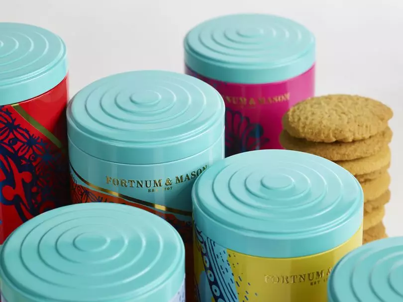 Design Bridge crea un empaque vibrante para la gama principal de galletas de Fortnum & Mason 9061_5