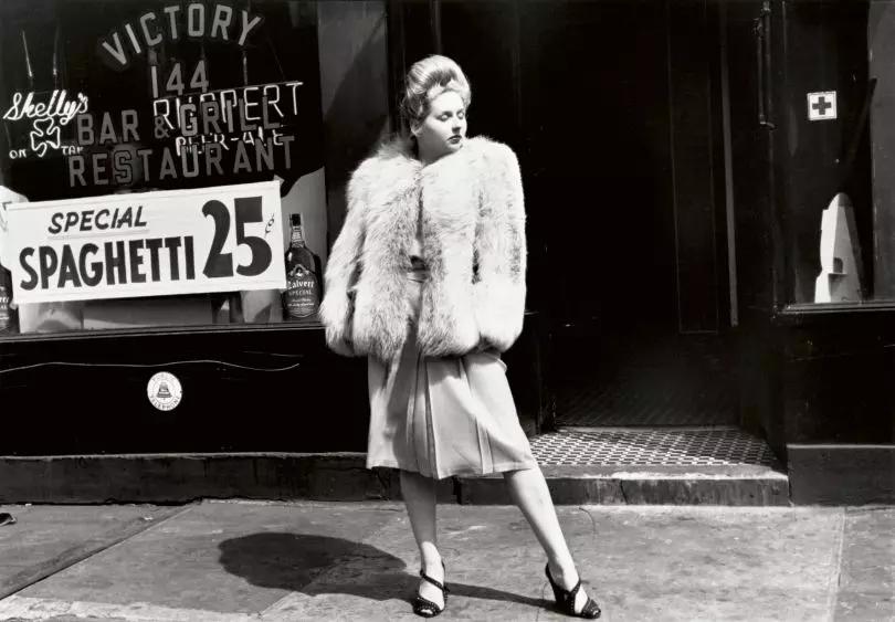 Helen Levitt, New York, ca. 1940 Film Documents LLC © Film Documents LLC / kortesija Galerie Thomas Zander, Cologne