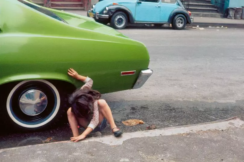 Helen Levitt, New York, 1980 Nnakọta onwe © Film Documents LLC / ikike sitere Galerie Thomas Zander, Cologne