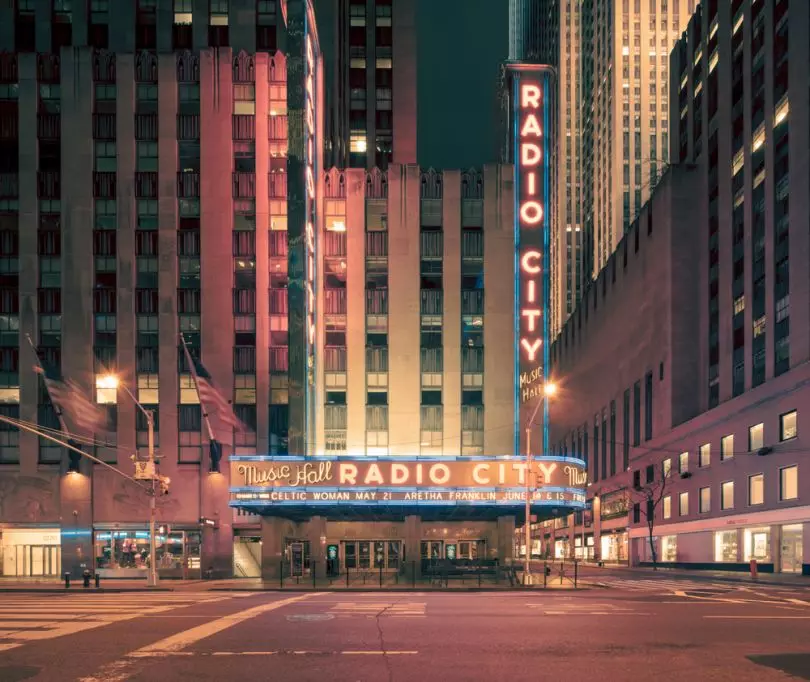 Light On: 사진가 Franck Bohbot은 밤에 도시의 매혹적인 면을 포착합니다. 9180_14