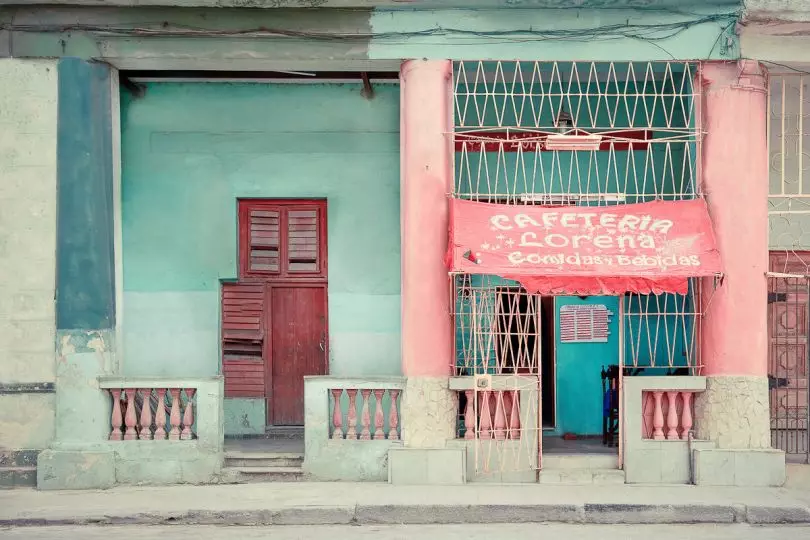 Мөрөөдөмтгий пастелийн өнгө, Кубын нурсан фасадууд 9204_6