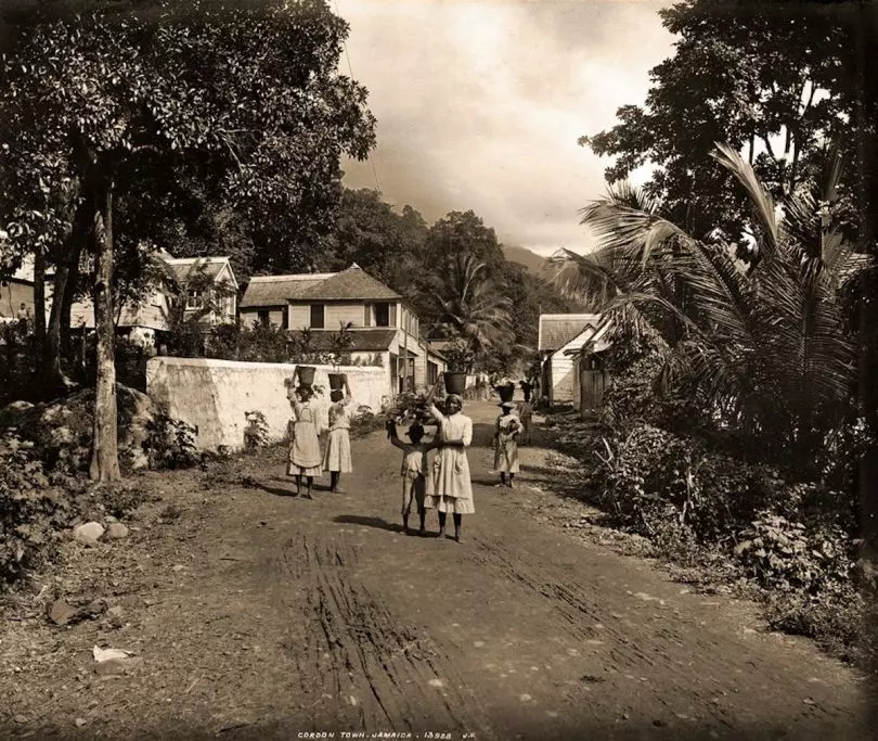 Gordon Town, Jamaica ។ James Valentine & Sons, 1891. ប័ណ្ណសាររូបថត Caribbean / Autograph ABP