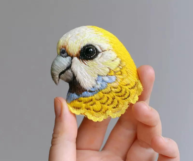 Beautiful embroidered brooches of birds by Paulina Bartnik