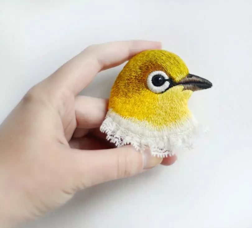 PaulinaBartnikによる美しい刺繍の鳥のブローチ 9247_2