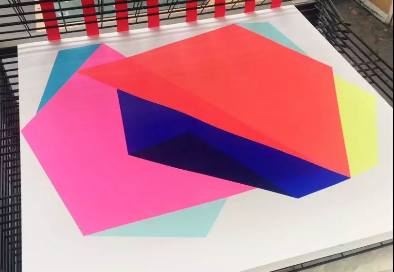 Luminoso: la explosión serigrafiada de formas geométricas coloridas de Frea Buckler 9250_3