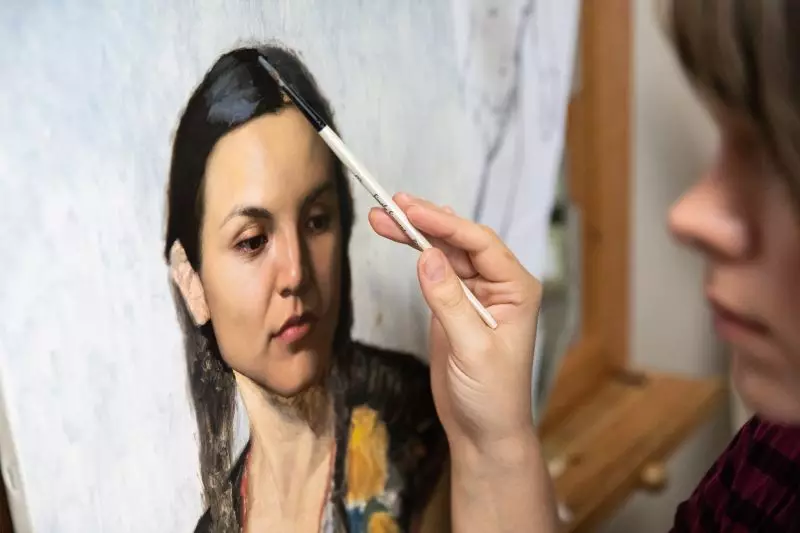 Gisaysay ni Bas Berkhout ang istorya ni Kathryn Engberg, usa ka pintor ug klasikal nga realistang pintor sa New York