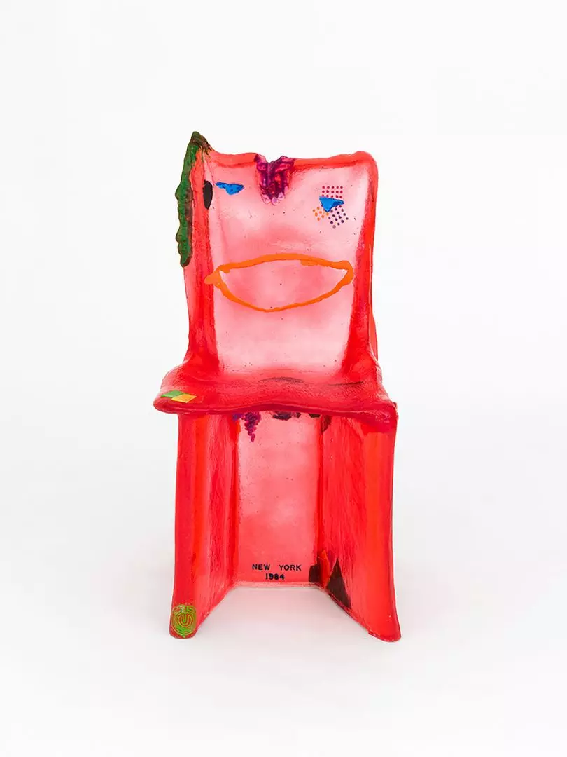 Gaetano Pesce, Pratt Chair #7 1984/2018 (Rot), 2019. Polyurethanharz, Smooth-On-Pigment; 37 x 19 x 20 Zoll (94 x 48,3 x 50,8 cm). Mit freundlicher Genehmigung des Künstlers, Salon 94 und South Etna Montauk.