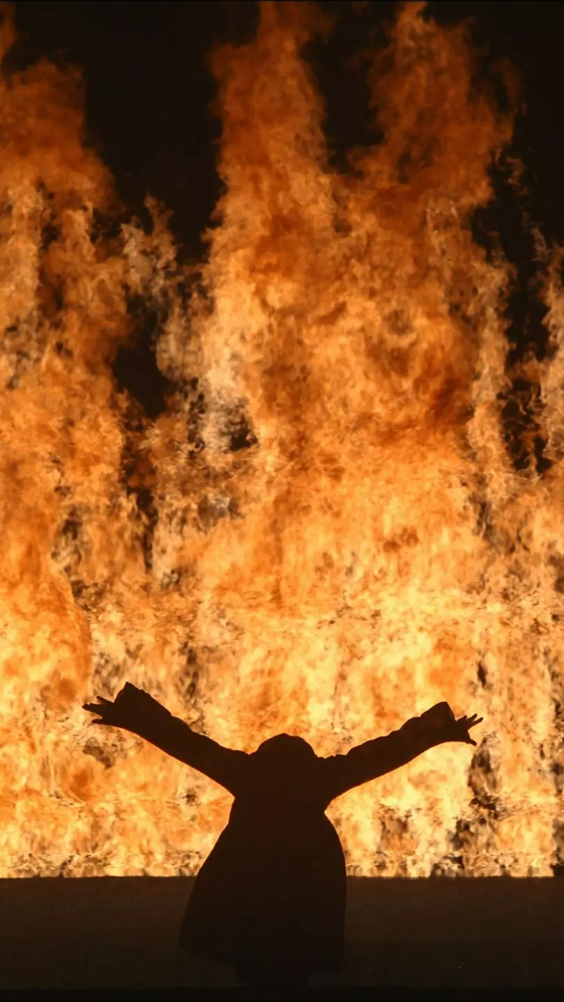 Fire Woman, 2005Video/sound installation11:12 minutesPerformer: Robin BonaccorsiCourtesy Bill Viola Studio © Bill ViolaPhoto: Kira Perov