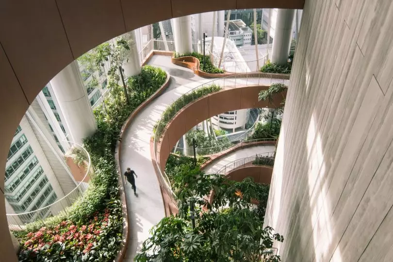 A identidade de Design Bridge para o último edificio emblemático de Singapur celebra un 