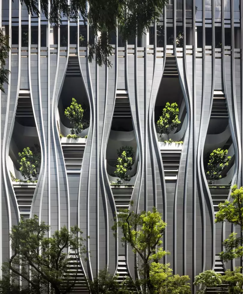 A identidade de Design Bridge para o último edificio emblemático de Singapur celebra un 